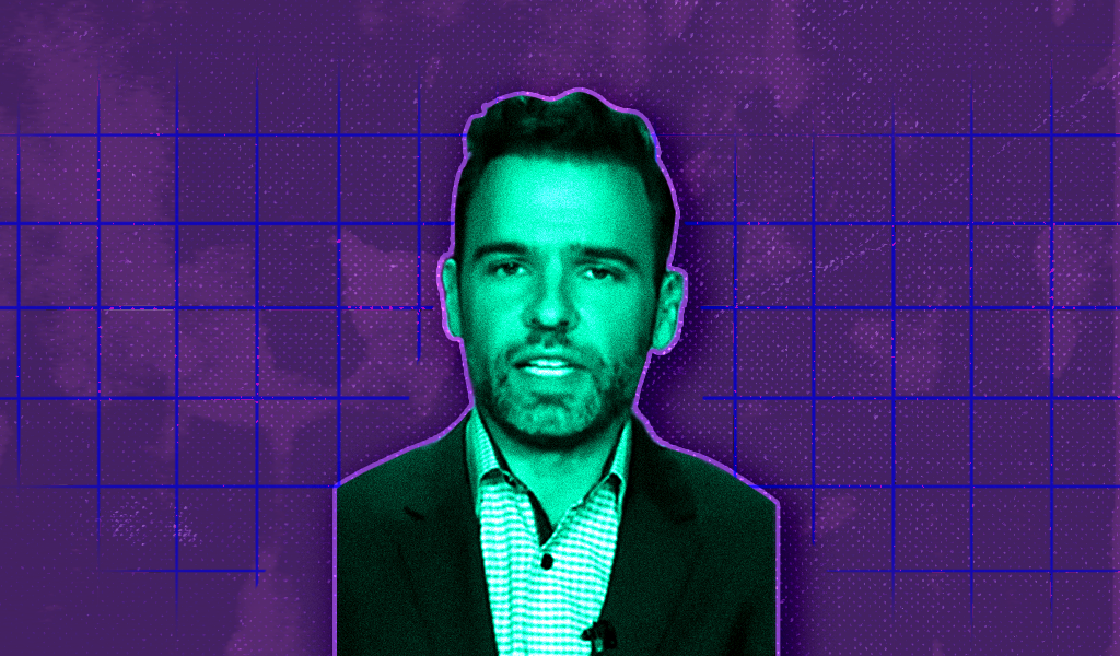 On right-wing media, GOP operative Ian Prior discloses his background ...